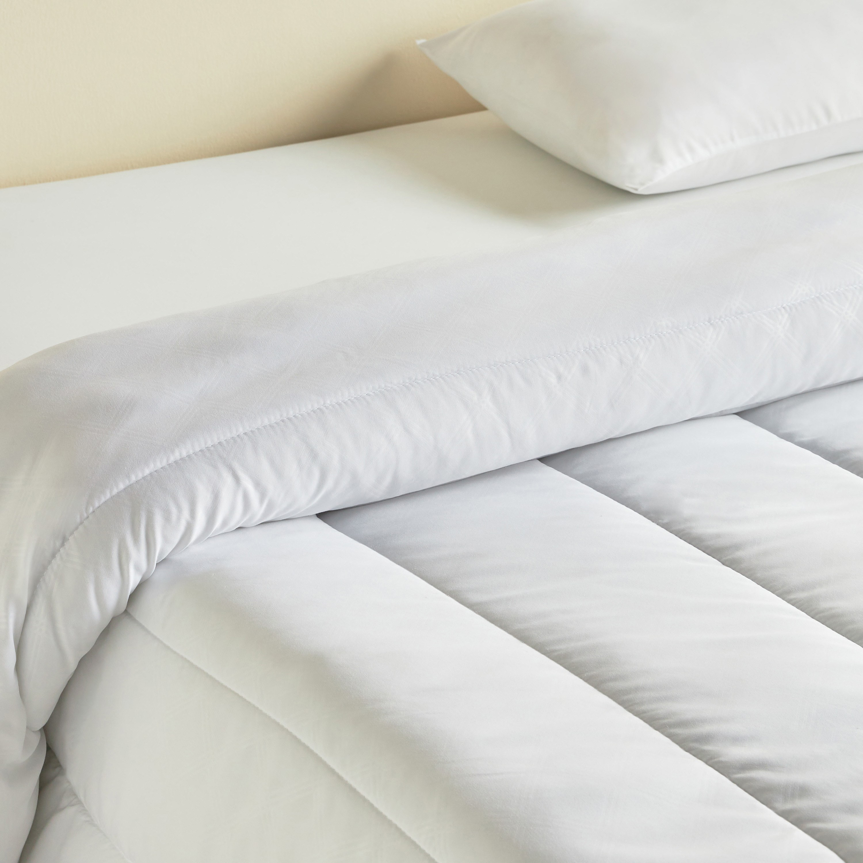 Shop Sleep Non Allergenic Light Warm Queen Duvet 200x200 cm Home Centre UAE