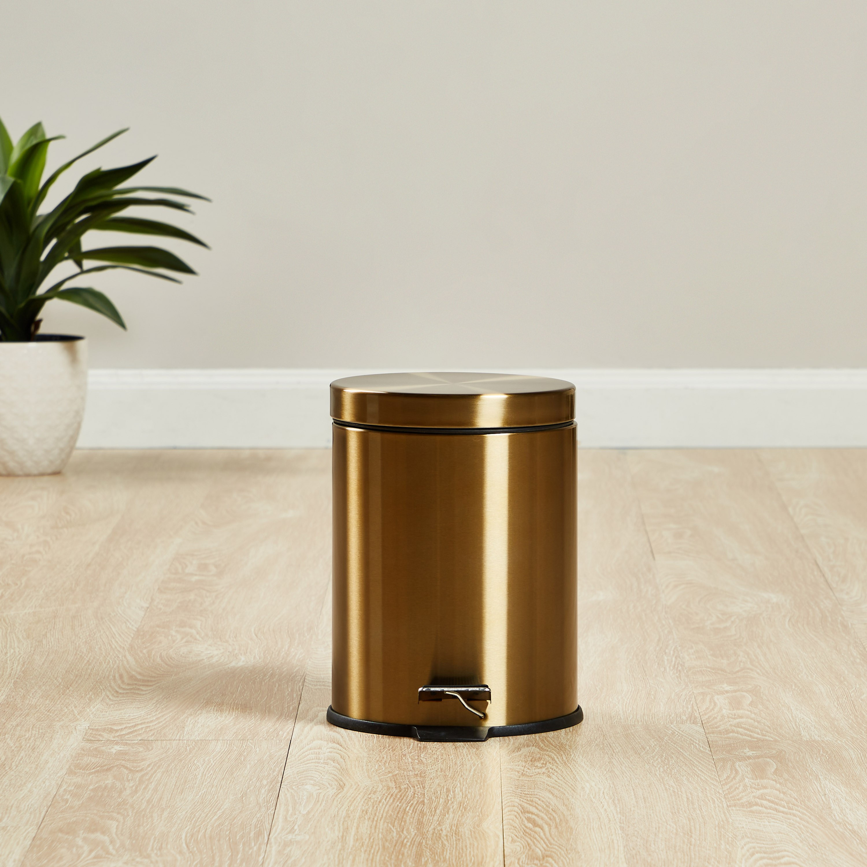 Shop Metallic Step Waste Bin - 5L | Homecentre Oman
