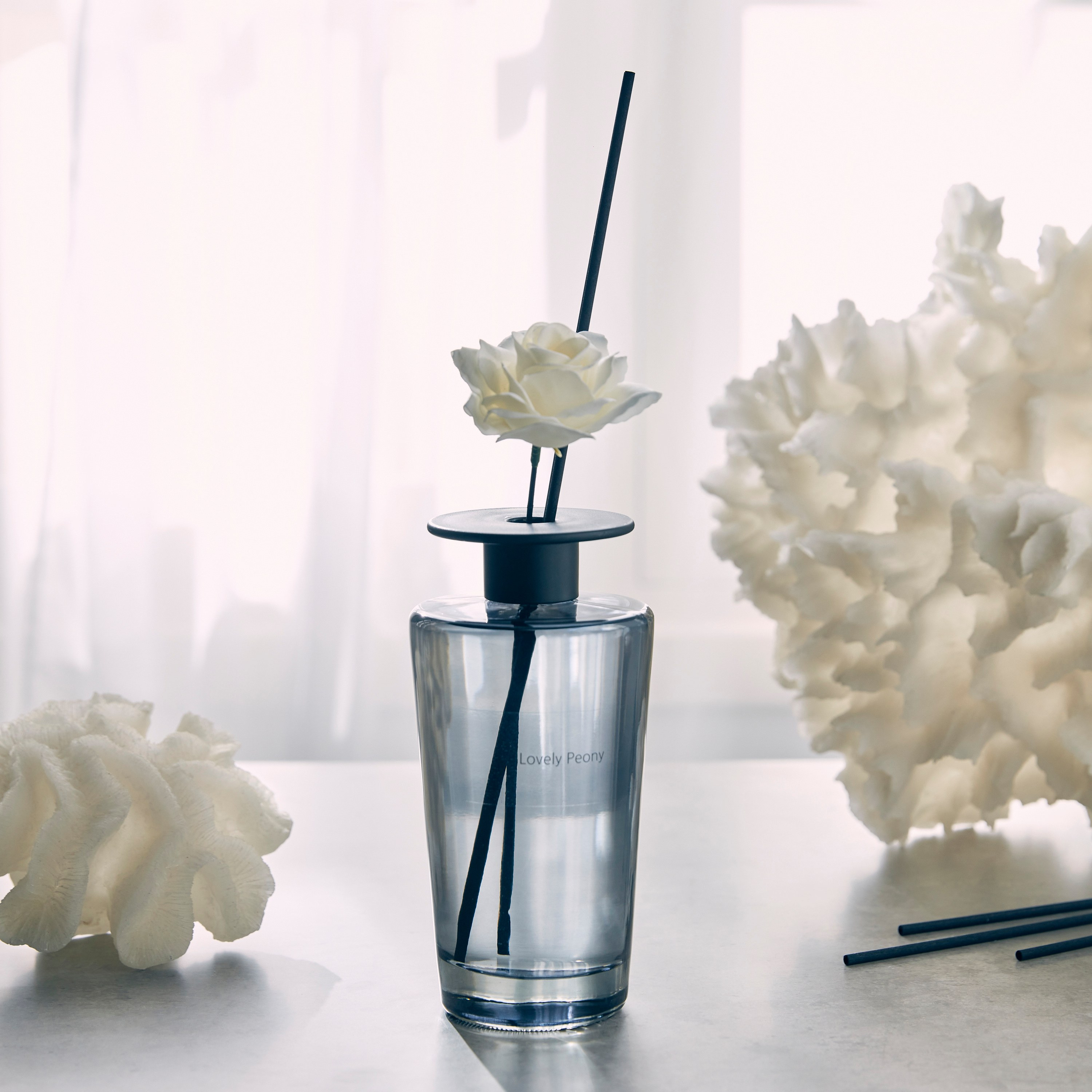 Shop Oscura Lovely Peony Reed Diffuser - 500 ml Online | Homecentre Oman