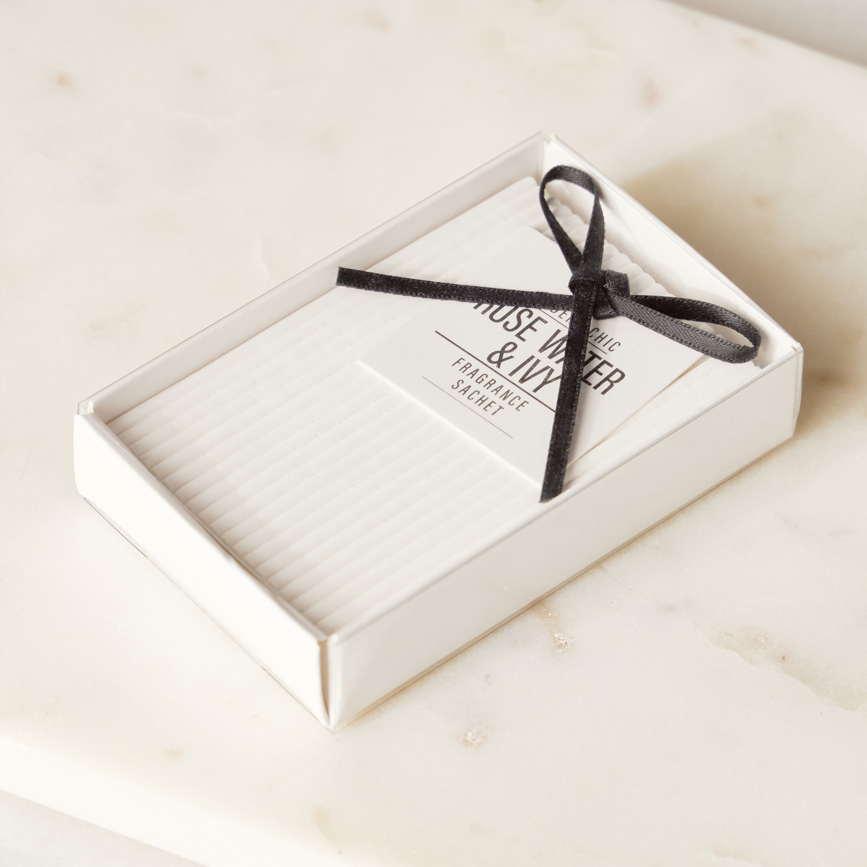 Shop Modern Rose Water and Ivy Sachet Online | Homecentre Oman