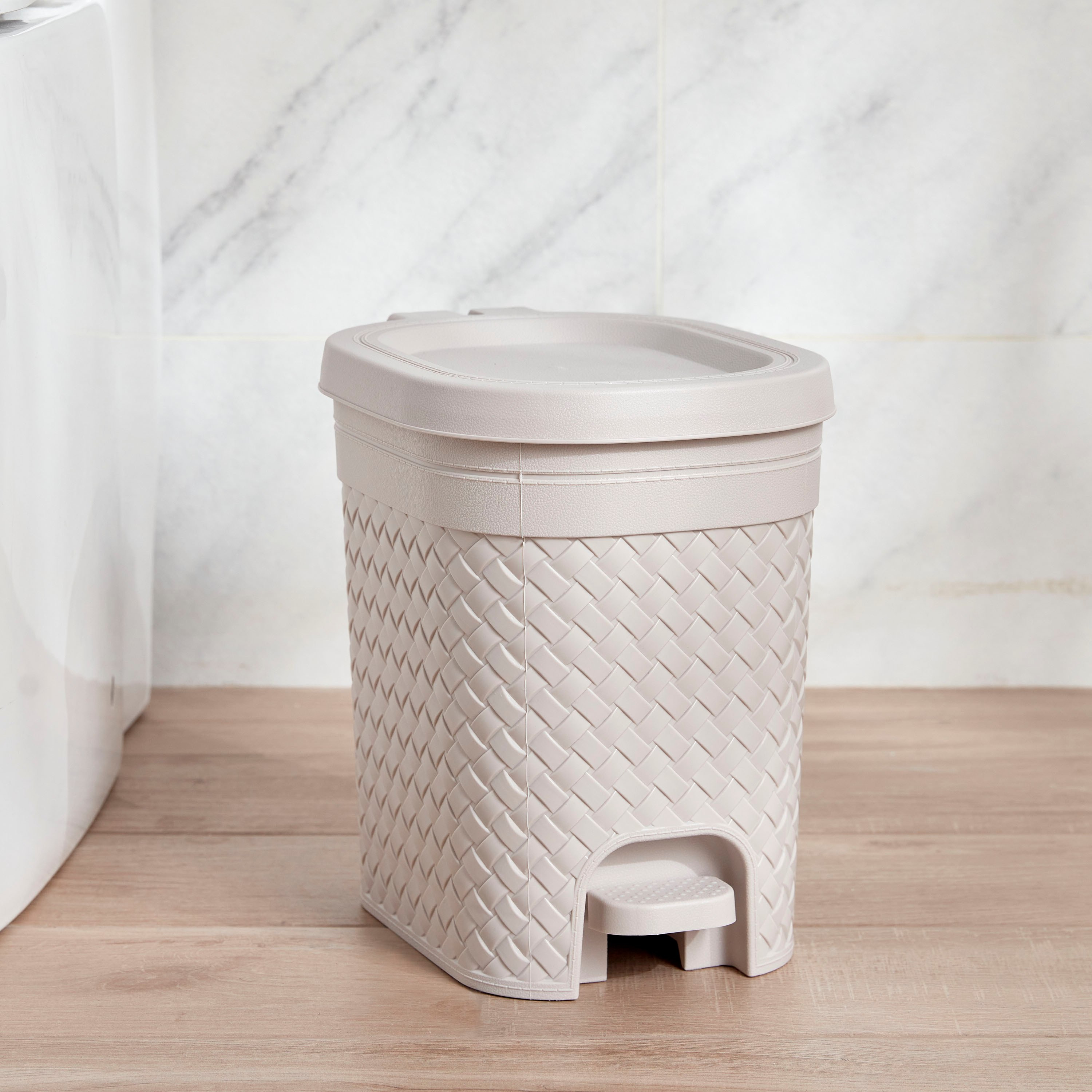 Shop Stitch Pedal Waste Bin - 6.5 L | Homecentre Oman