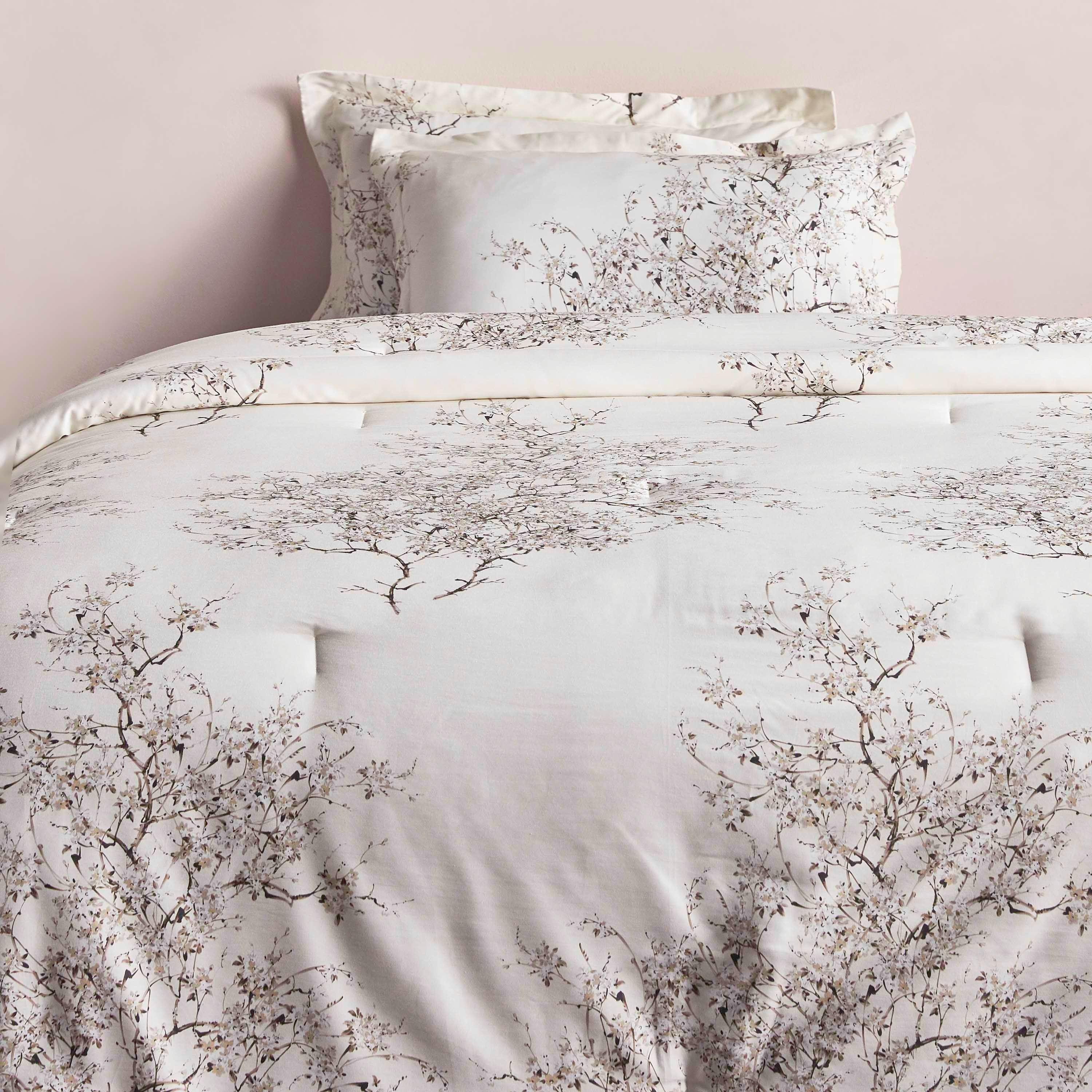 Shop Willow Vivid 3-Piece King Comforter Set - 240x260 cm | Home Centre UAE