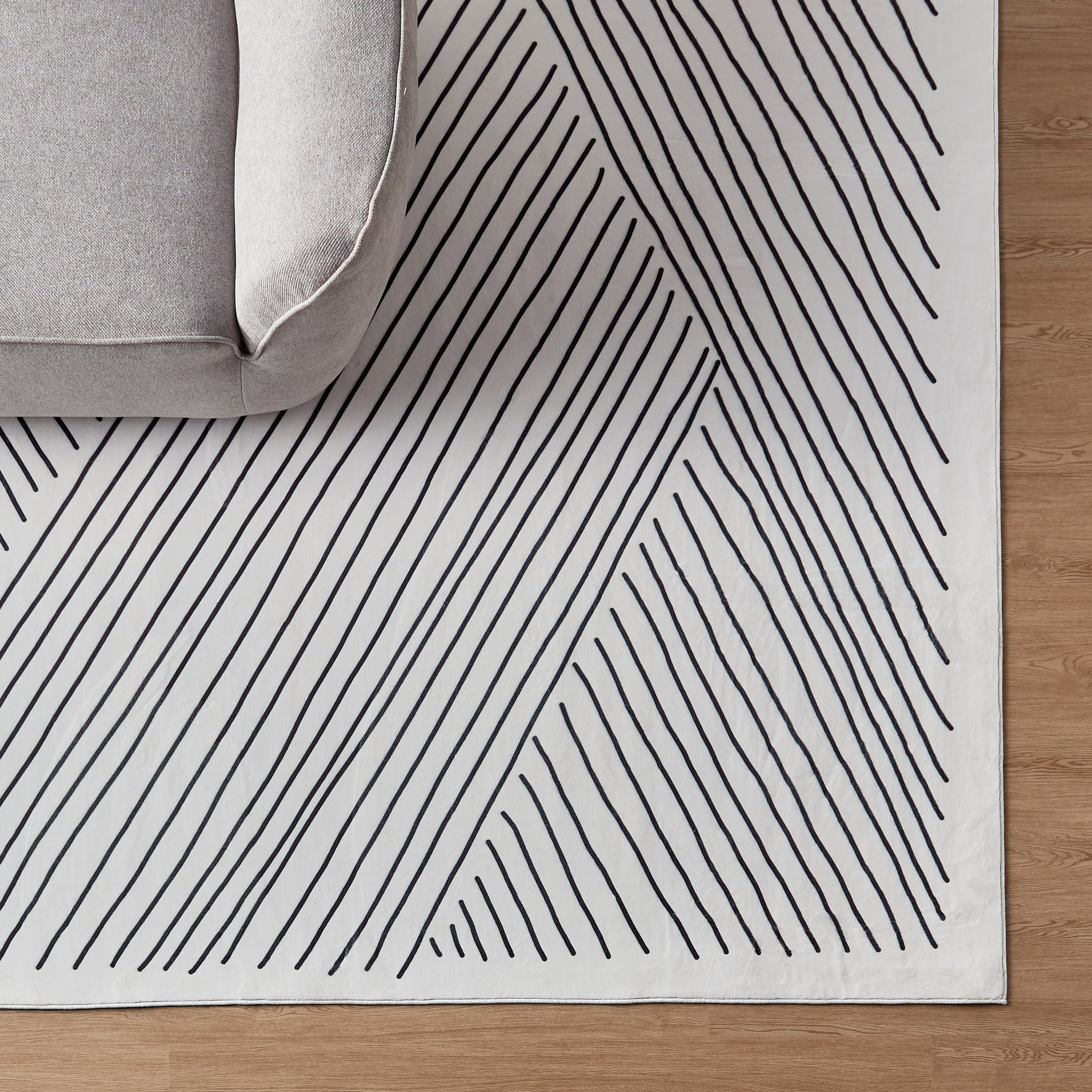 Shop Conrad Velvet Rug - 200x290 cm | Homecentre Oman