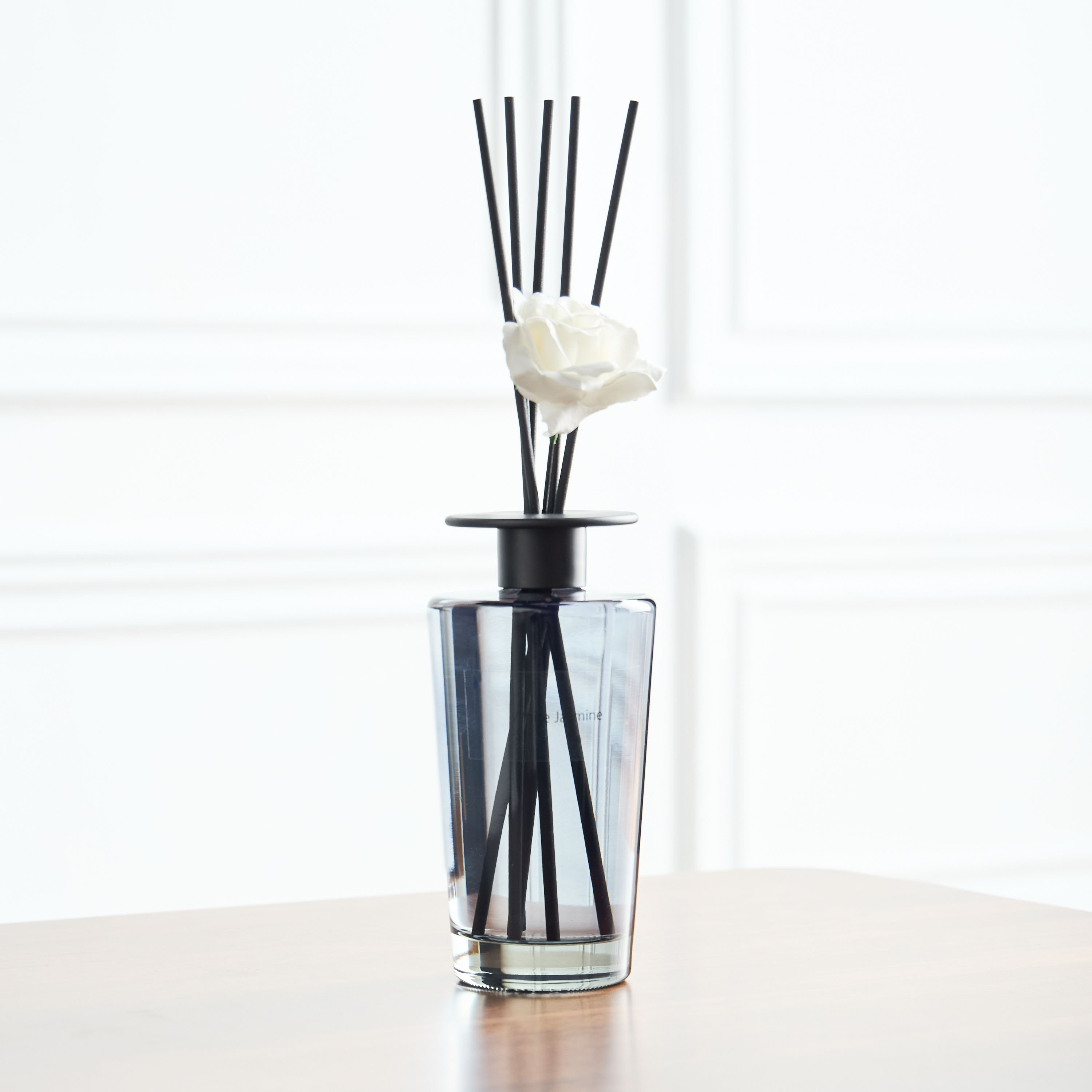 Shop Oscura White Jasmine Reed Diffuser - 500 ml Online | Homecentre Oman