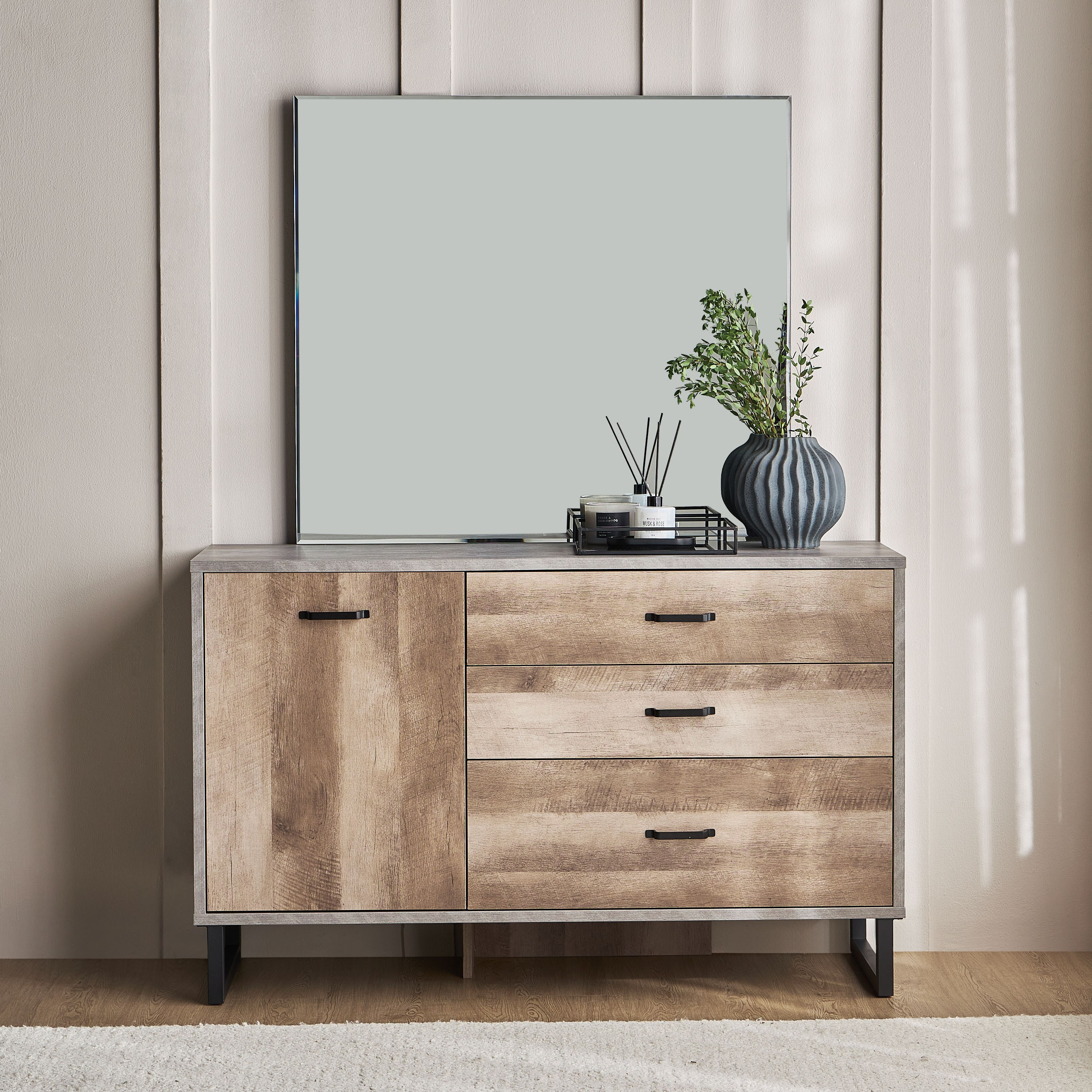 4 drawer dresser with mirror store