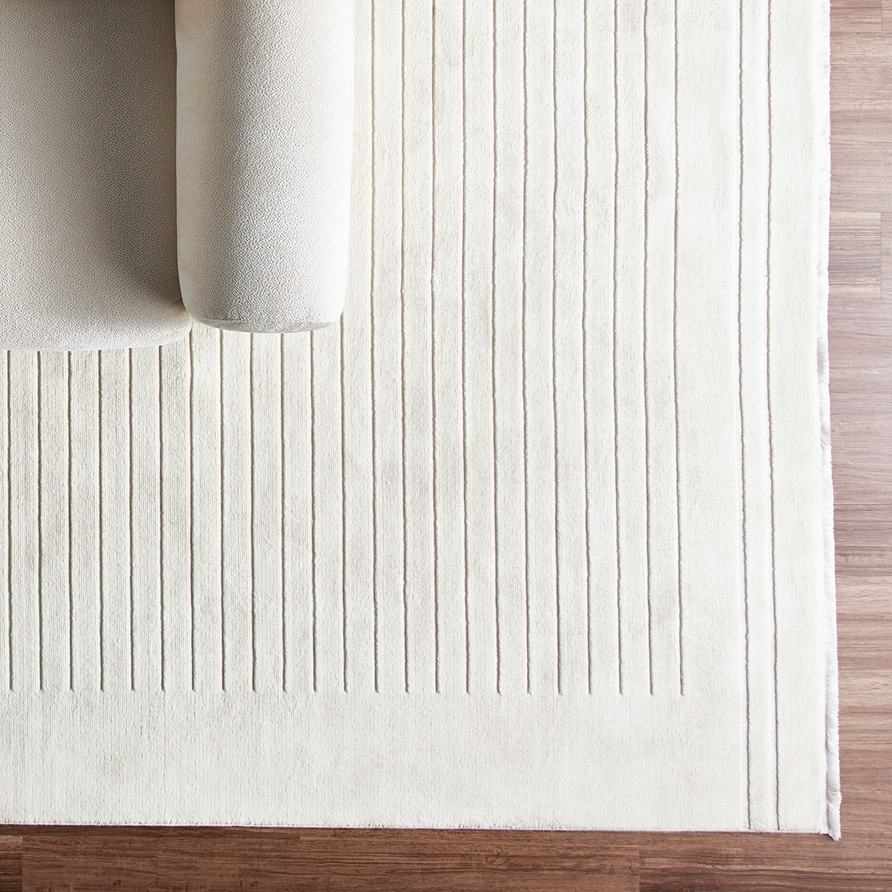 Shop Octavia Rug - 200x290 cm | Home Centre UAE