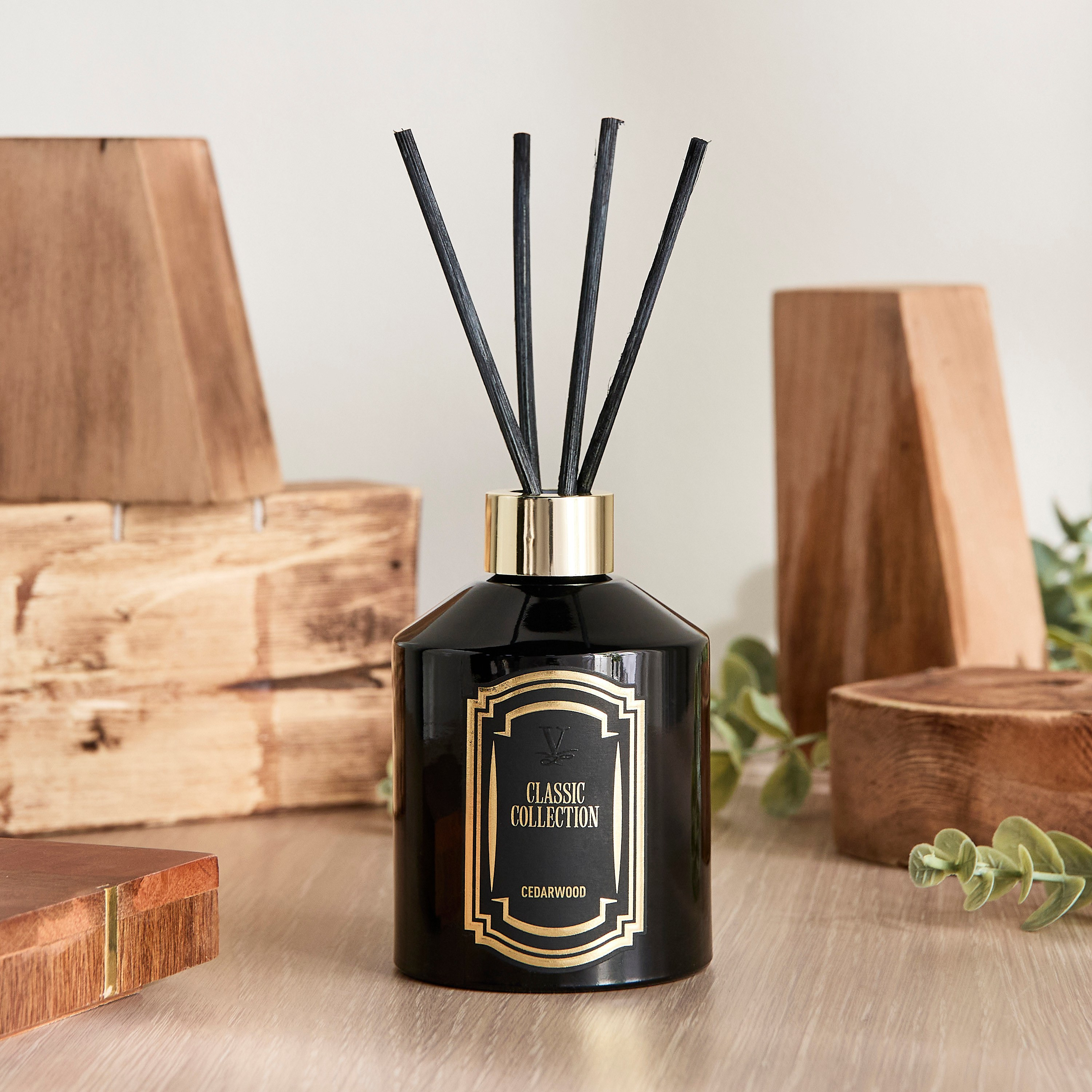 Shop Vila Hermanos Classic Cedarwood Reed Diffuser - 250 ml | Home ...