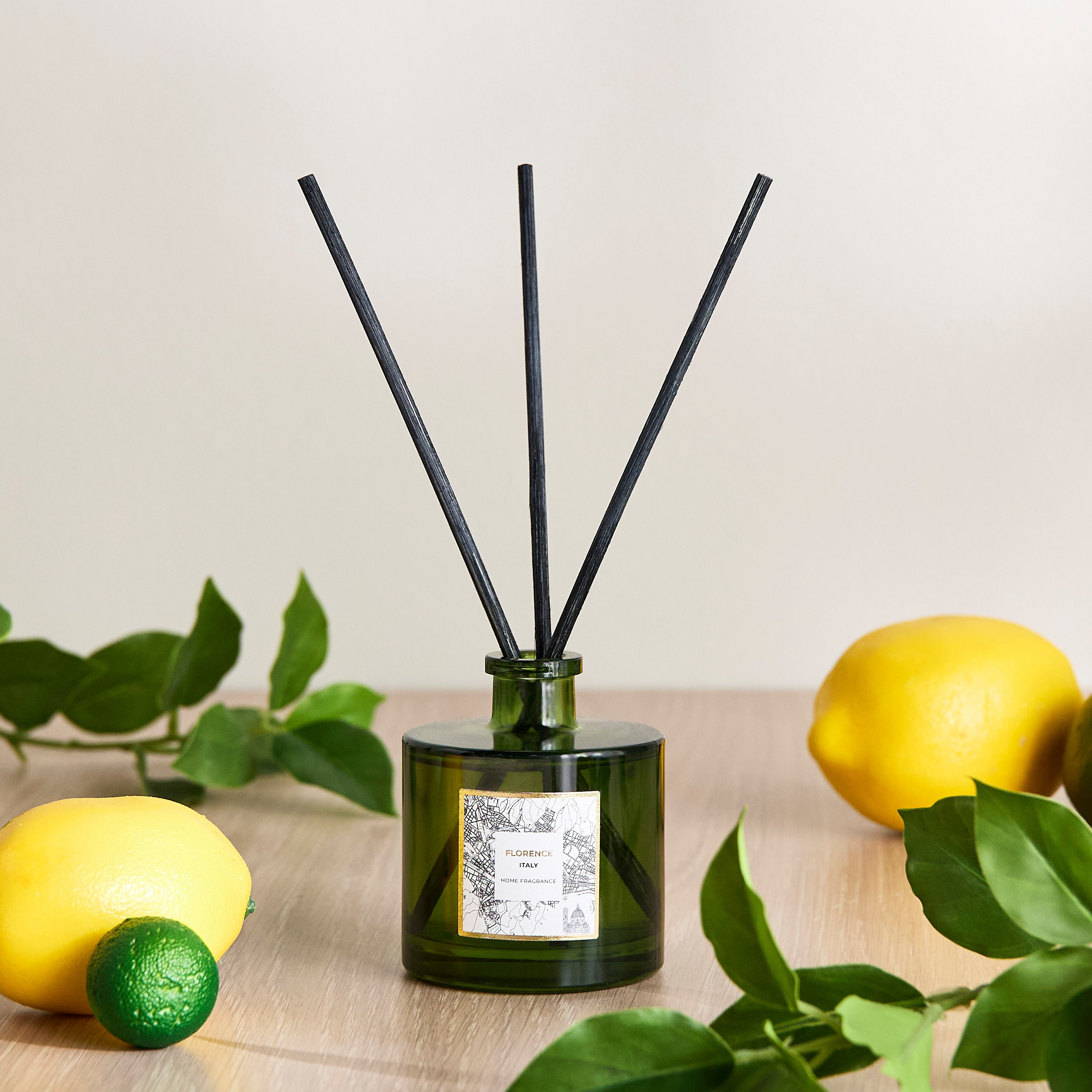 Shop Vila Hermanos Apothecary Florence Reed Diffuser - 100 ml Online ...