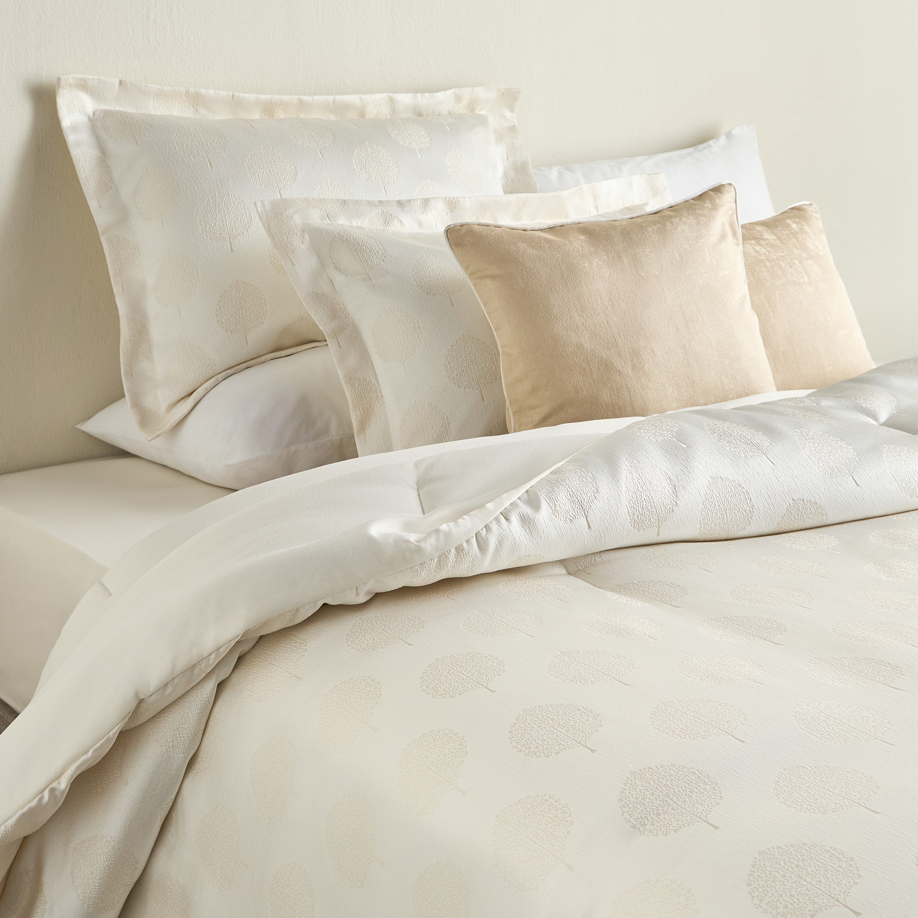 Shop Emma Jacquard 6-Piece BIAB King Comforter Set - 250x260 cm ...