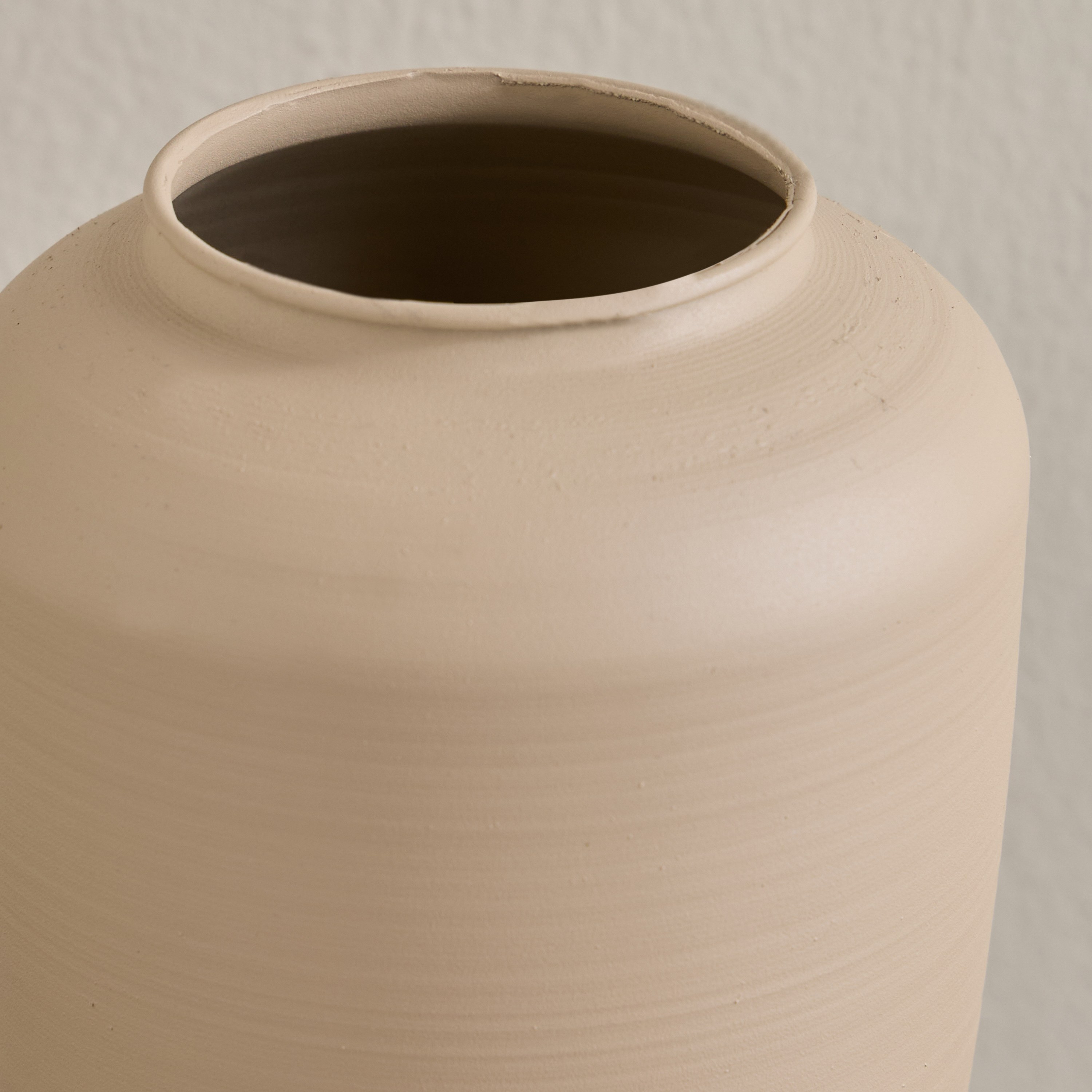 Shop Elevated Global Harper Metal Vase - 33 cm Online | Homecentre Oman