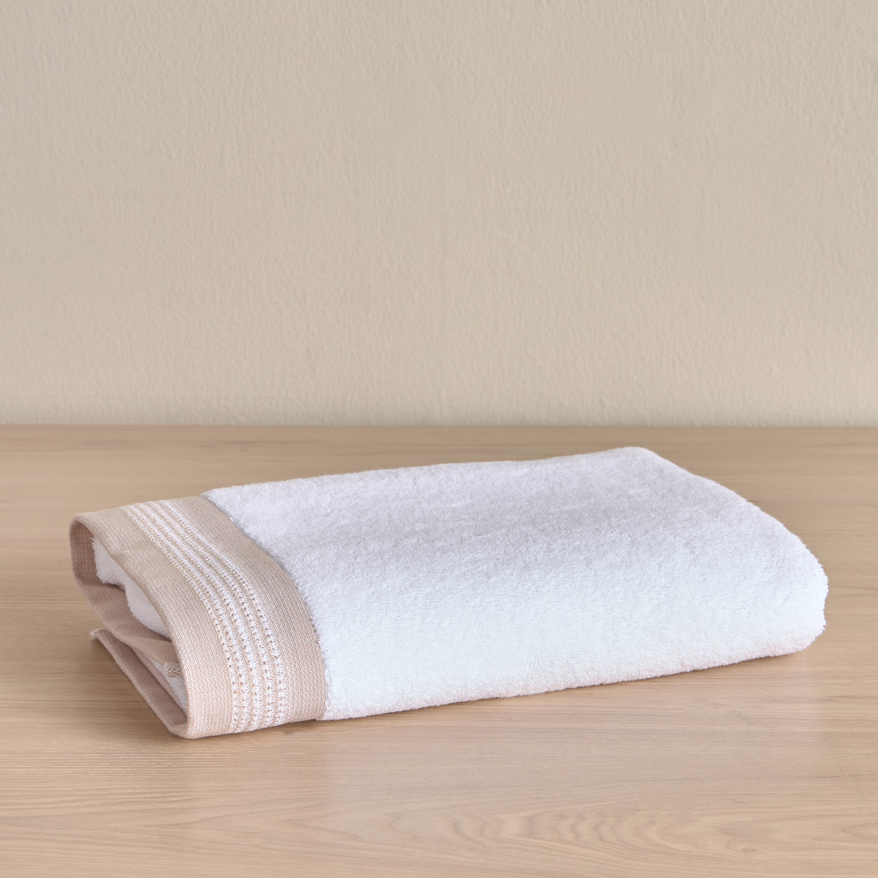 Shop Velair 650 GSM Portuguese Cotton Bath Towel - 70x140 cm ...
